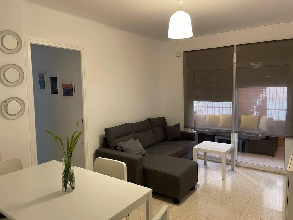 Renovated And Newly Furnished 3 Bedroom Apartment - San Fernando, Spain