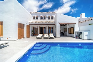 Villa | Piscina | Piscina exterior 