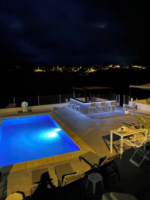 Vila | Piscina | Piscina interna
