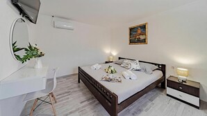 Casa Familiar, 2 quartos, 2 casas de banho (Holiday Home Luce with private Pool)