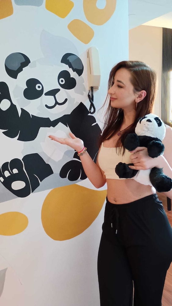 Urban Panda Beach Hostel Jbr - Dubai
