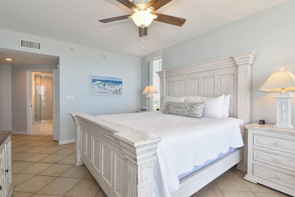 Spacious Condo With Private Beach Access And Stunning Gulf And Resort Views - Destin, FL