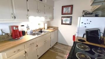 Villa, 1 quarto | Cozinha privada | Uma cafeteira/bule