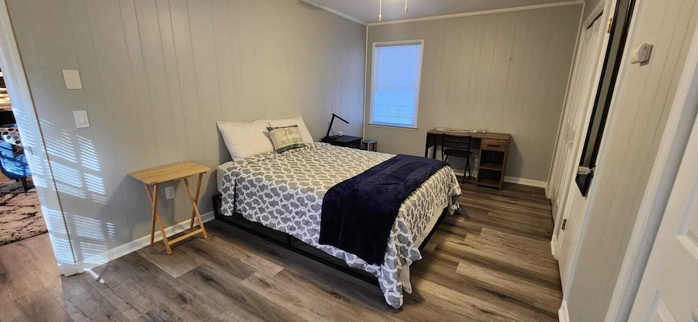 Cozy 1-bedroom Gem In Gvl - Greenville