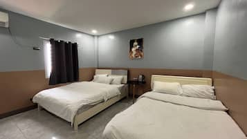 Quarto família | Escrivaninha, Wi-Fi de cortesia, roupa de cama