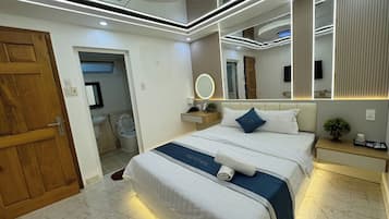 Quarto standard | Frigobar, escrivaninha, Wi-Fi de cortesia, roupa de cama