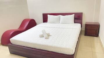 Quarto Duplo Básico | Roupa de alta qualidade, camas de colchão pillowtop, minibar