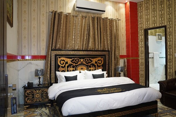 그랜드 알-파테 호텔 - 라호르