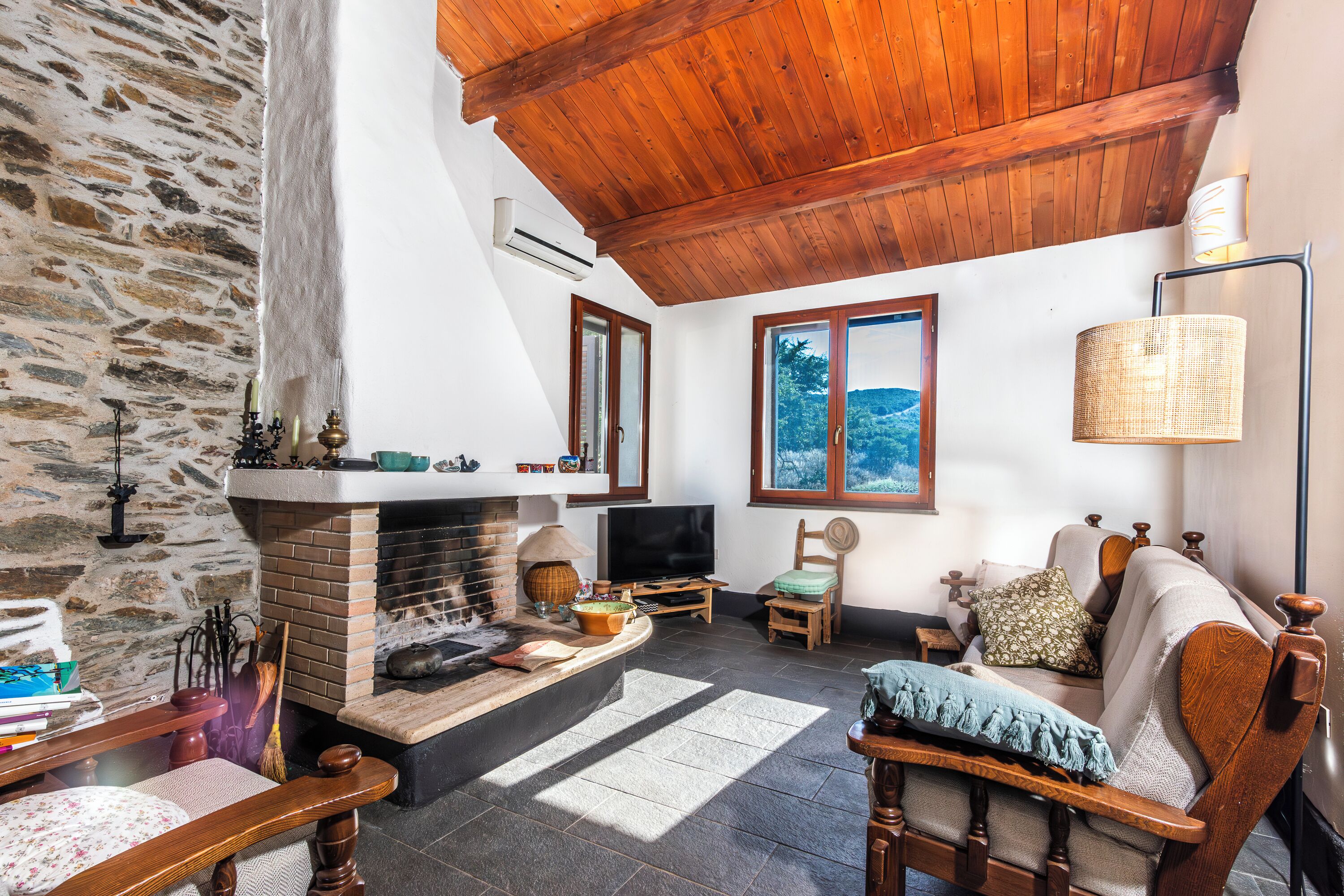 Casa standard, vários quartos (Baddi Di La Predda) | Área de estar | Lareira