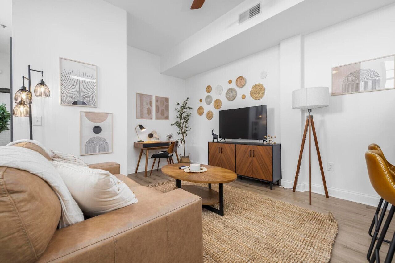 Stay In Heart Of Johnson City - Urban Loft - Johnson City, TN