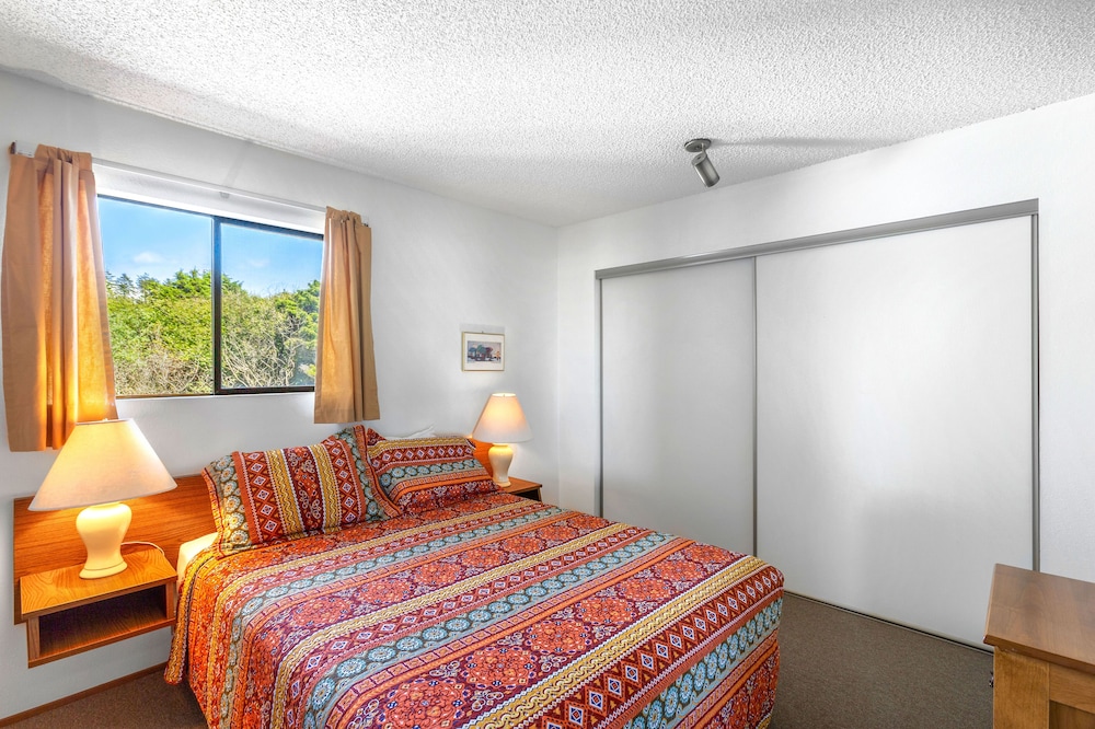 Waterfront Condo right on the Pacific Ocean - Moclips | Vrbo