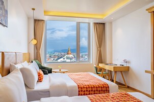 Superior Room with stupa view | Camas de colchão pillowtop, minibar, cofre no quarto, secretária