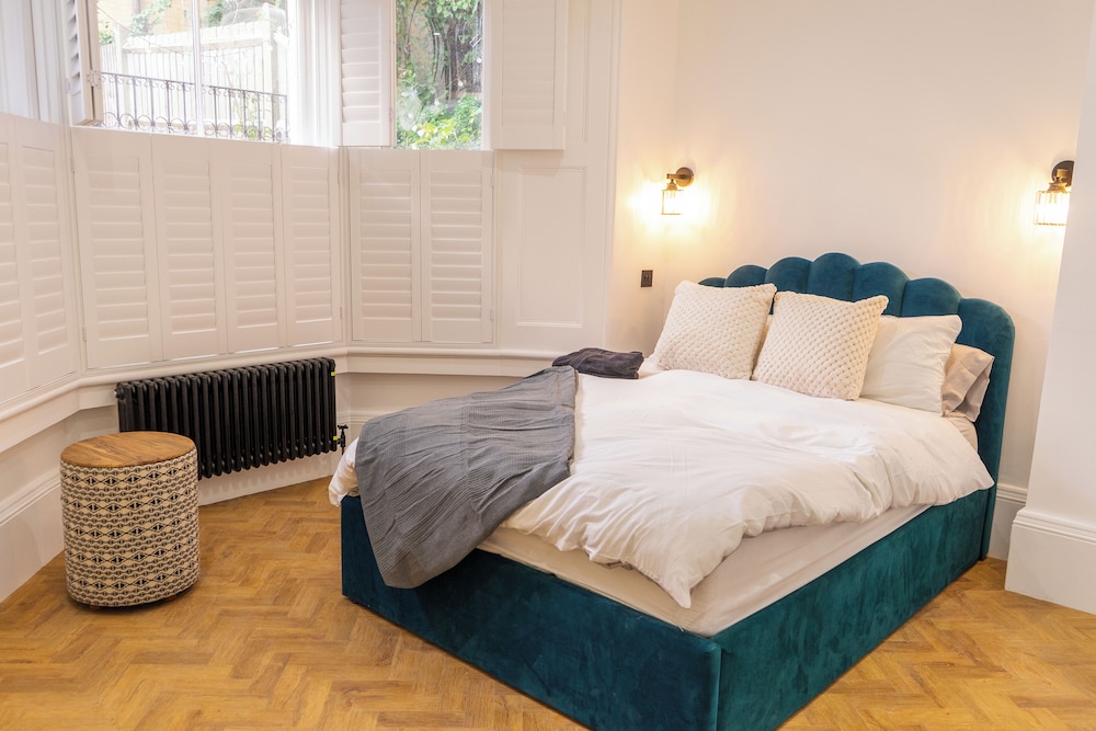 Stunning Victorian apartment with garden - London | Vrbo