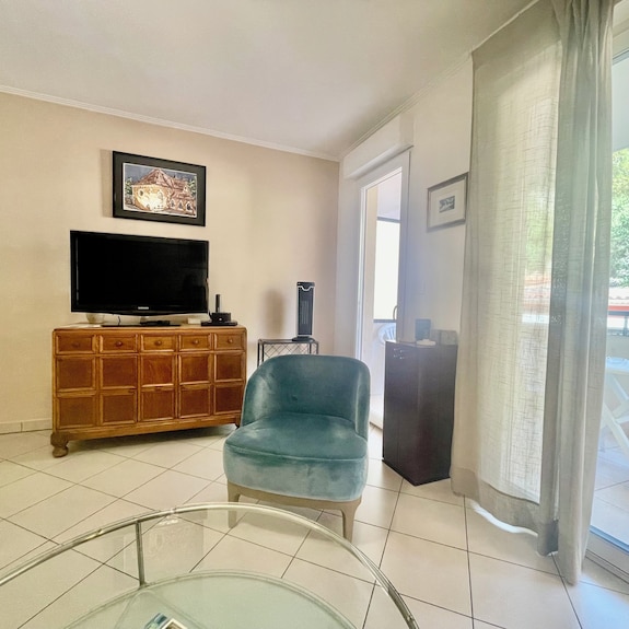 1 Bedroom Apartment Near Monaco Train Station - Mônaco