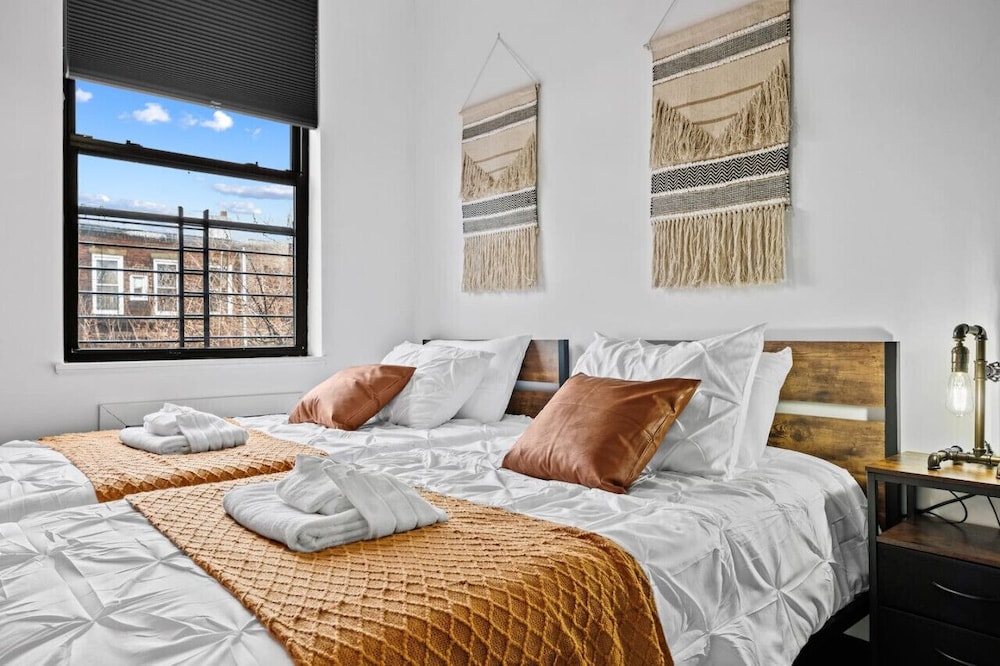 Rustic-chic 4br For Groups – Bushwick's Finest Stay - Belle Harbor - Queens NY