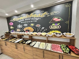 Pequeno-almoço tipo buffet diário incluído 