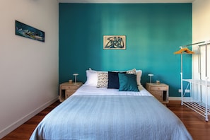 Apartamento, sacada | 2 quartos, espaço de trabalho para notebook