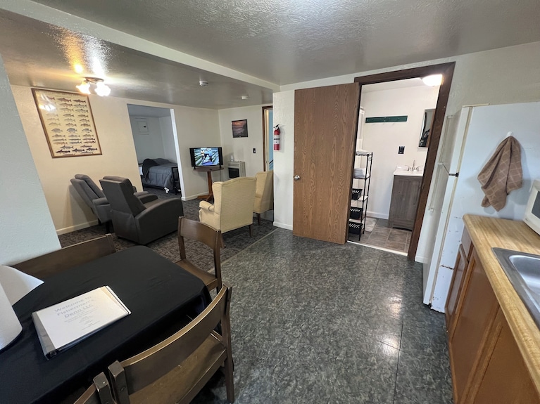 Stay At This Port Clinton Guest Unit W/boat/trailer Parking & Plug In, Ac, Wifi! - Put-in-Bay, OH