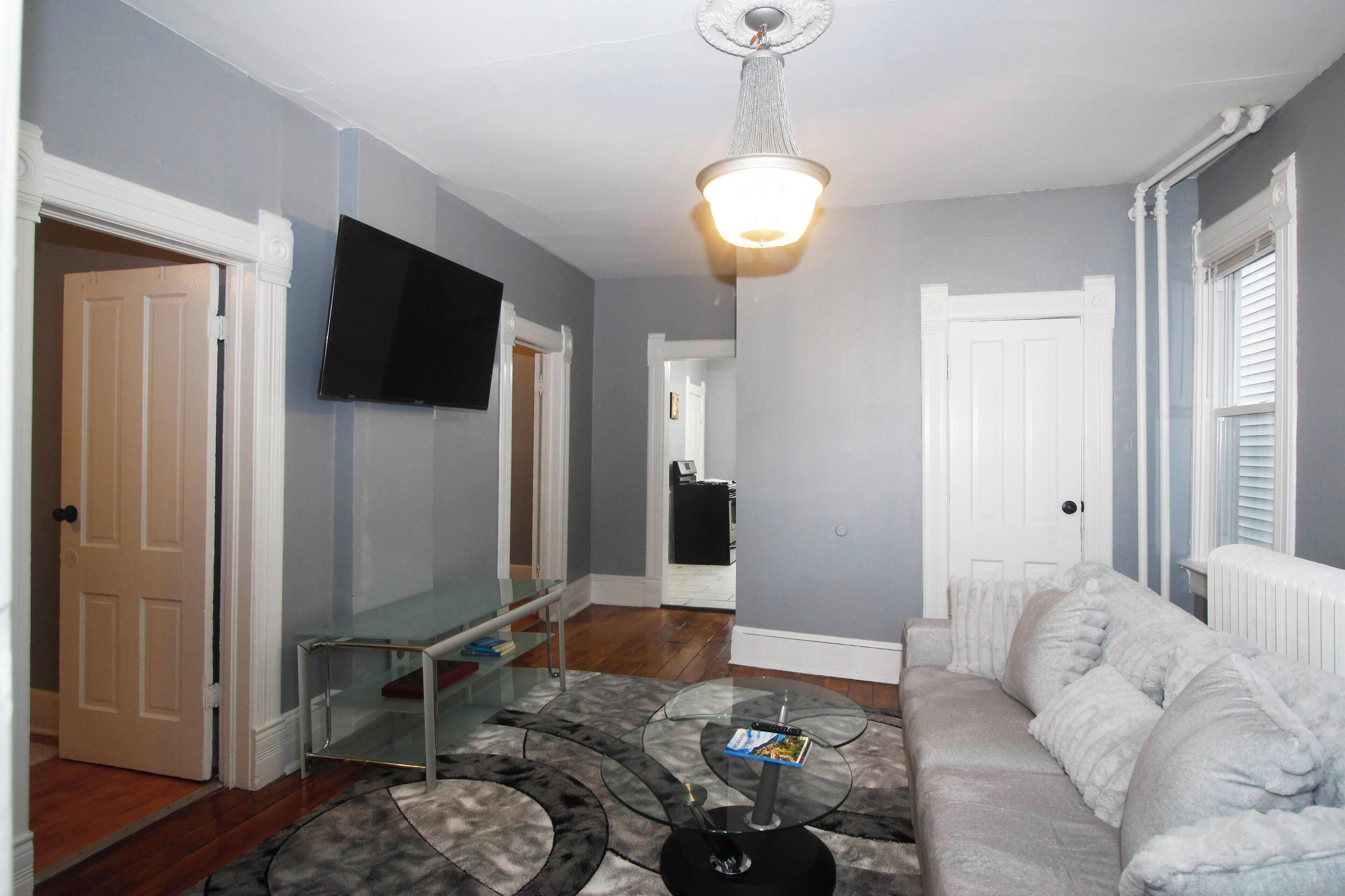 Remodeled, Spacious, Furnished - Brady St Apartment For Monthly Rental - Milwaukee
