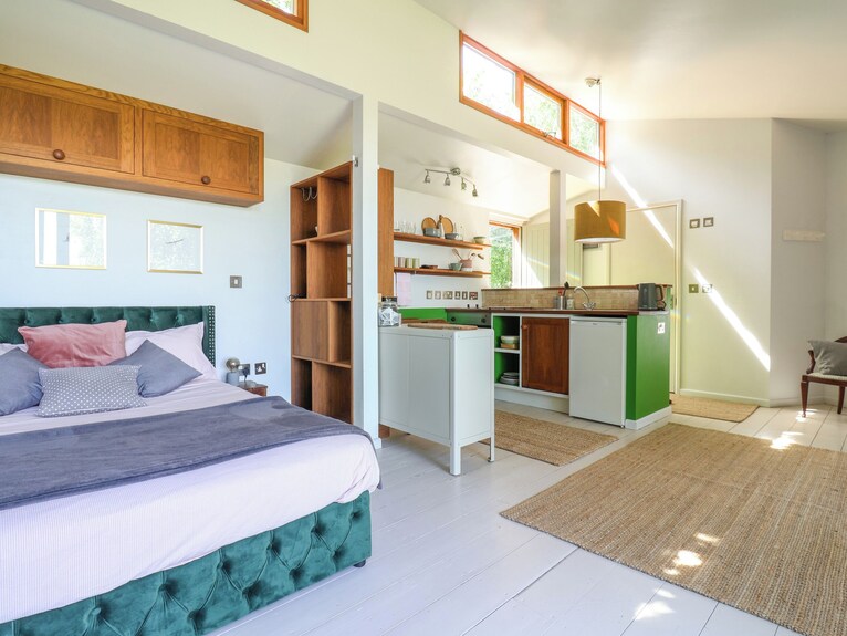 The Bothy, Romantic, Character Holiday Cottage In Lyme Regis - 萊姆裡傑斯