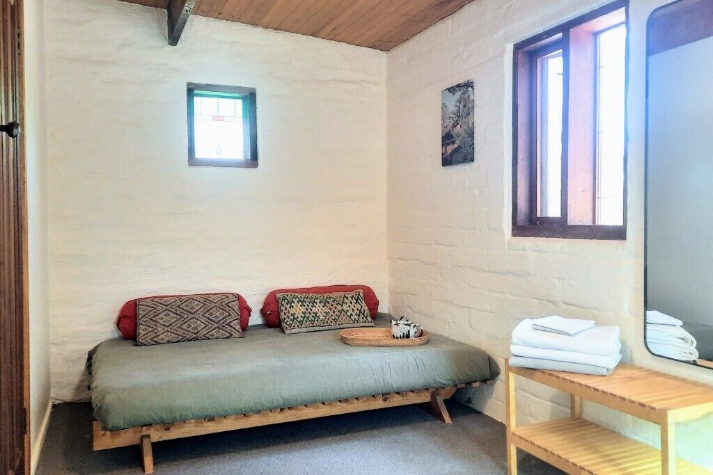 Muckleford Forest Cottage - Quiet Bush Stay With Dam, Pizza Oven & Wood Fire - Castlemaine