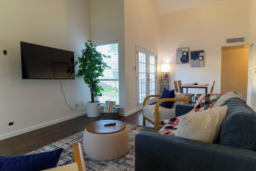 Sleeps 8,3 Bed, 2 Bath, North Dallas In Colony, 20 Mins From Dfw/dal Airport - キャロルトン, TX