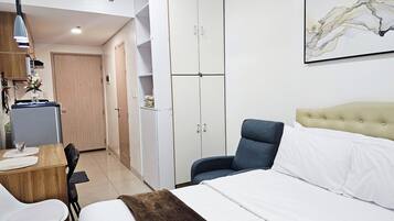 Estúdio Standard, 1 cama queen-size, Vista para a cidade | Roupa de alta qualidade, edredões de penas