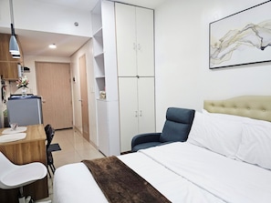 Estúdio Standard, 1 cama queen-size, Vista para a cidade | Roupa de alta qualidade, edredões de penas 