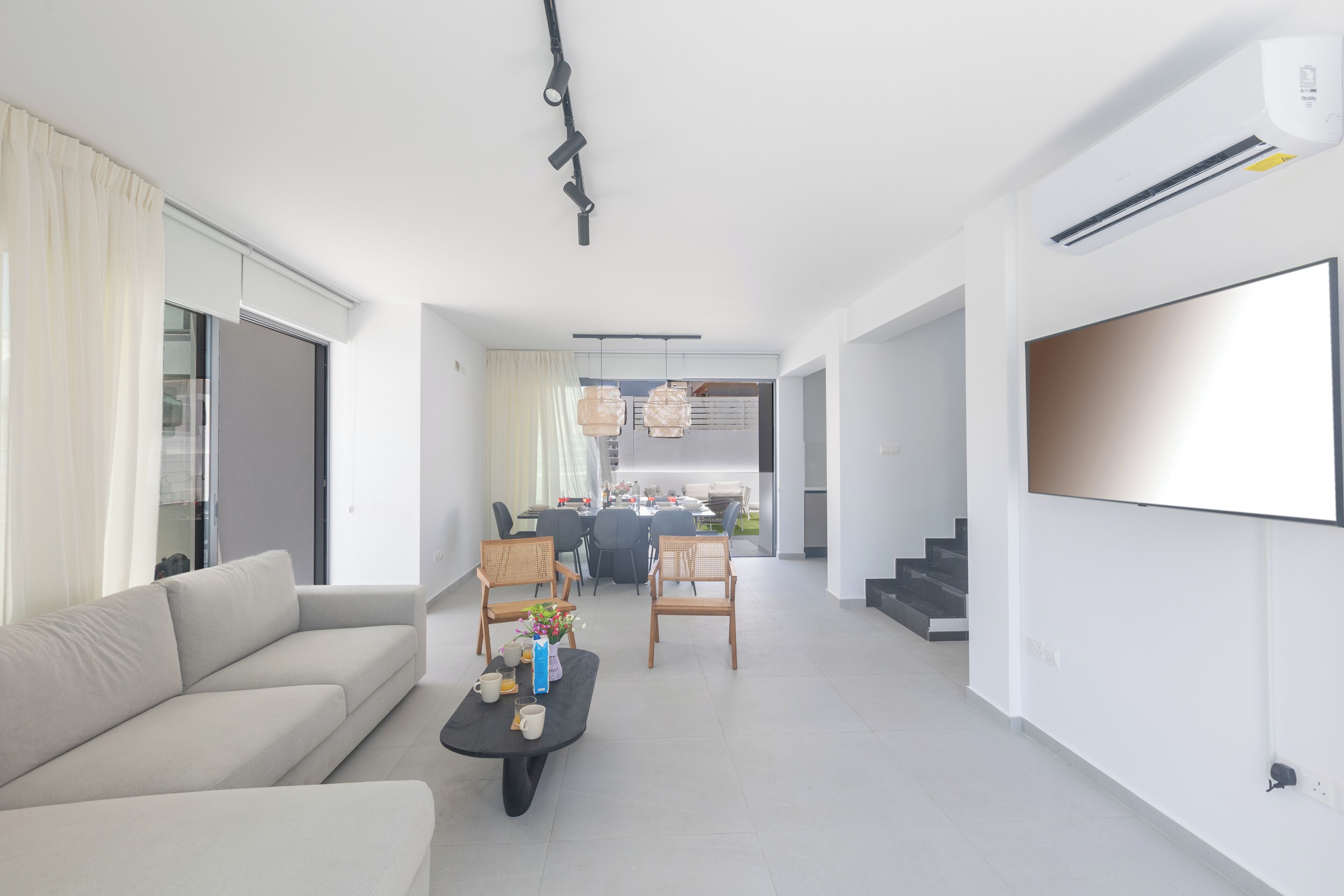 Vila, 4 quartos, piscina particular, vista para o jardim | Área de estar