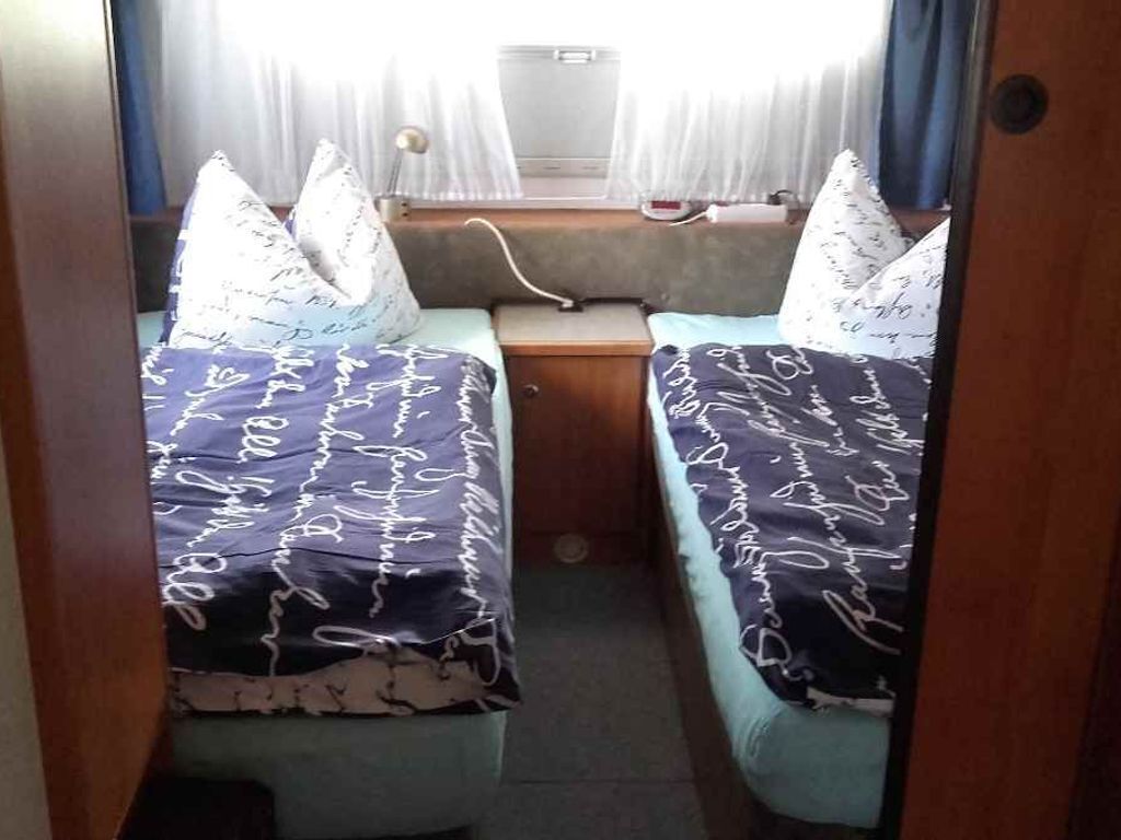 Wohnwagen Mit Großem Vorzelt (155355) - Wohnwagen Mit Großem Vorzelt - Rheinsberg