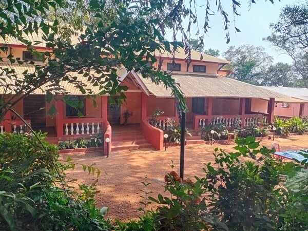 The Byke Laxmi Resort - Matheran
