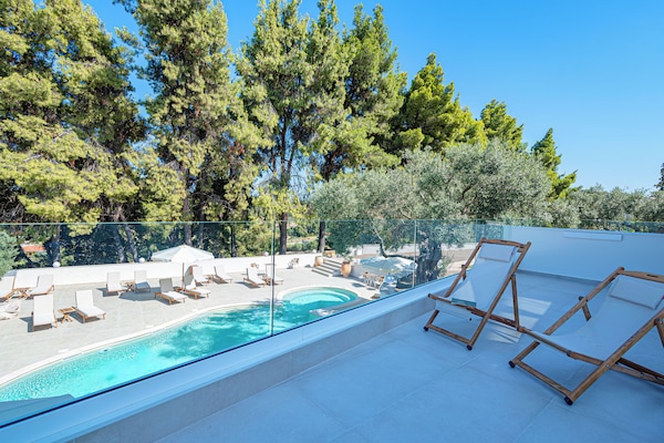 Junior Suite with Sea View | Vista do quarto