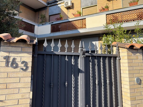 Isola 1.6.3 Guest House - Fiumicino