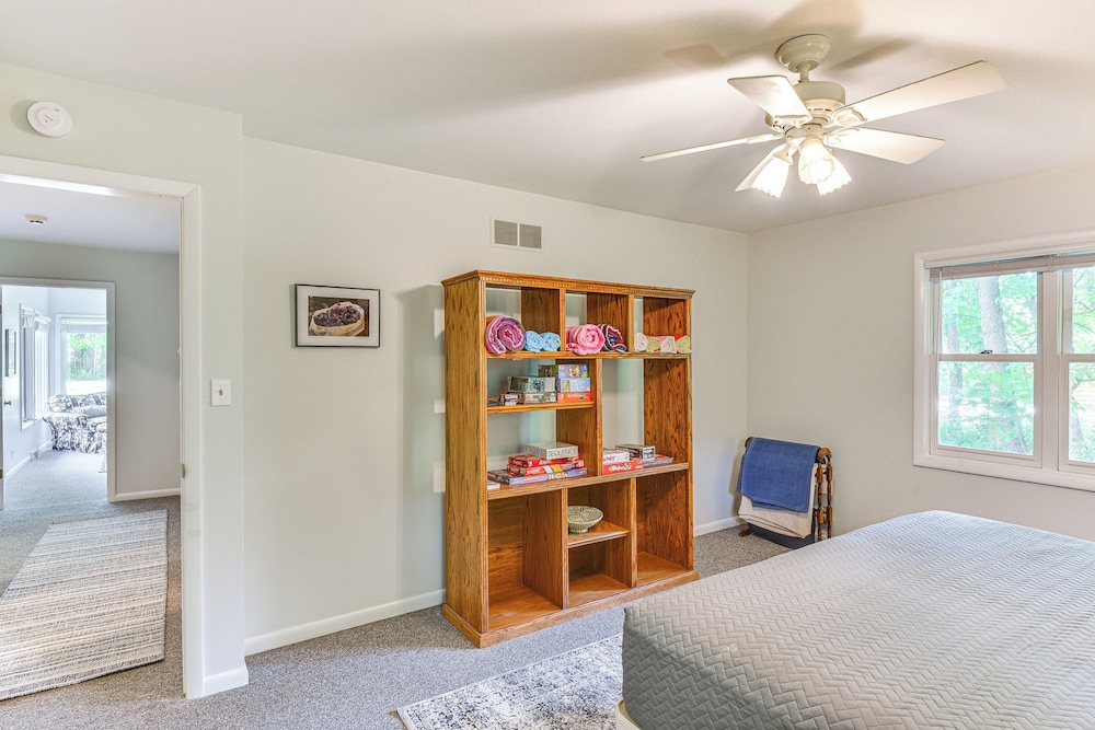 Charming Union Pier Home W/ Deck: Half-mi To Beach - New Buffalo, MI