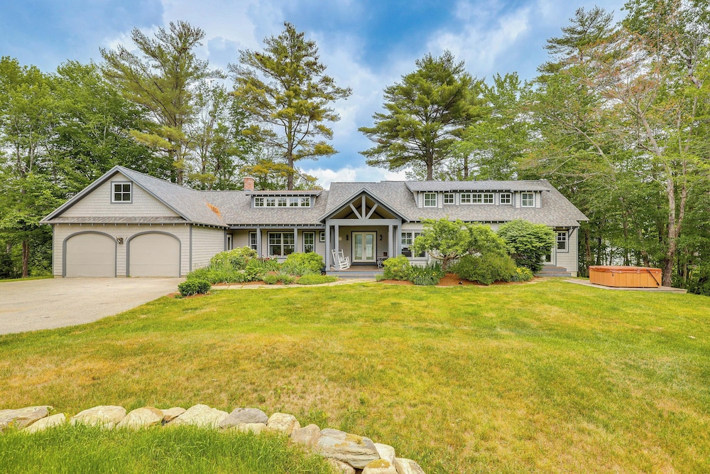 Lakefront New London Retreat W/ Dock & Hot Tub! - Sunapee, NH