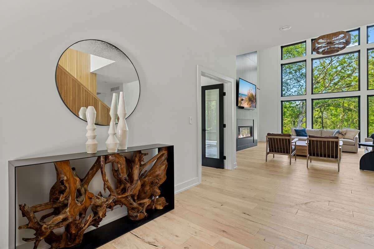 Contemporary 26-acre Estate, Private Beach, Pool - Stevensville, MI