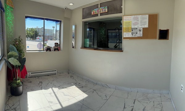 Ritz Motel - Newark, NJ