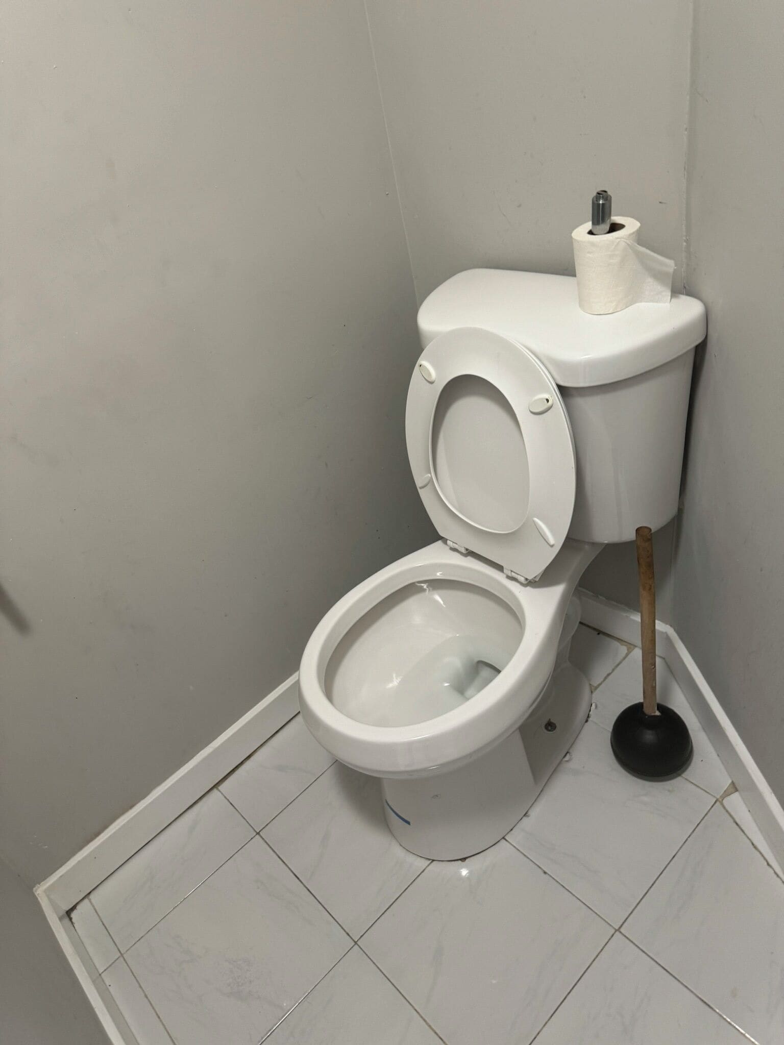 1 Room Available! Fully Updated With Wifi.  Looking For 1  Female Student Only.\n - New York City