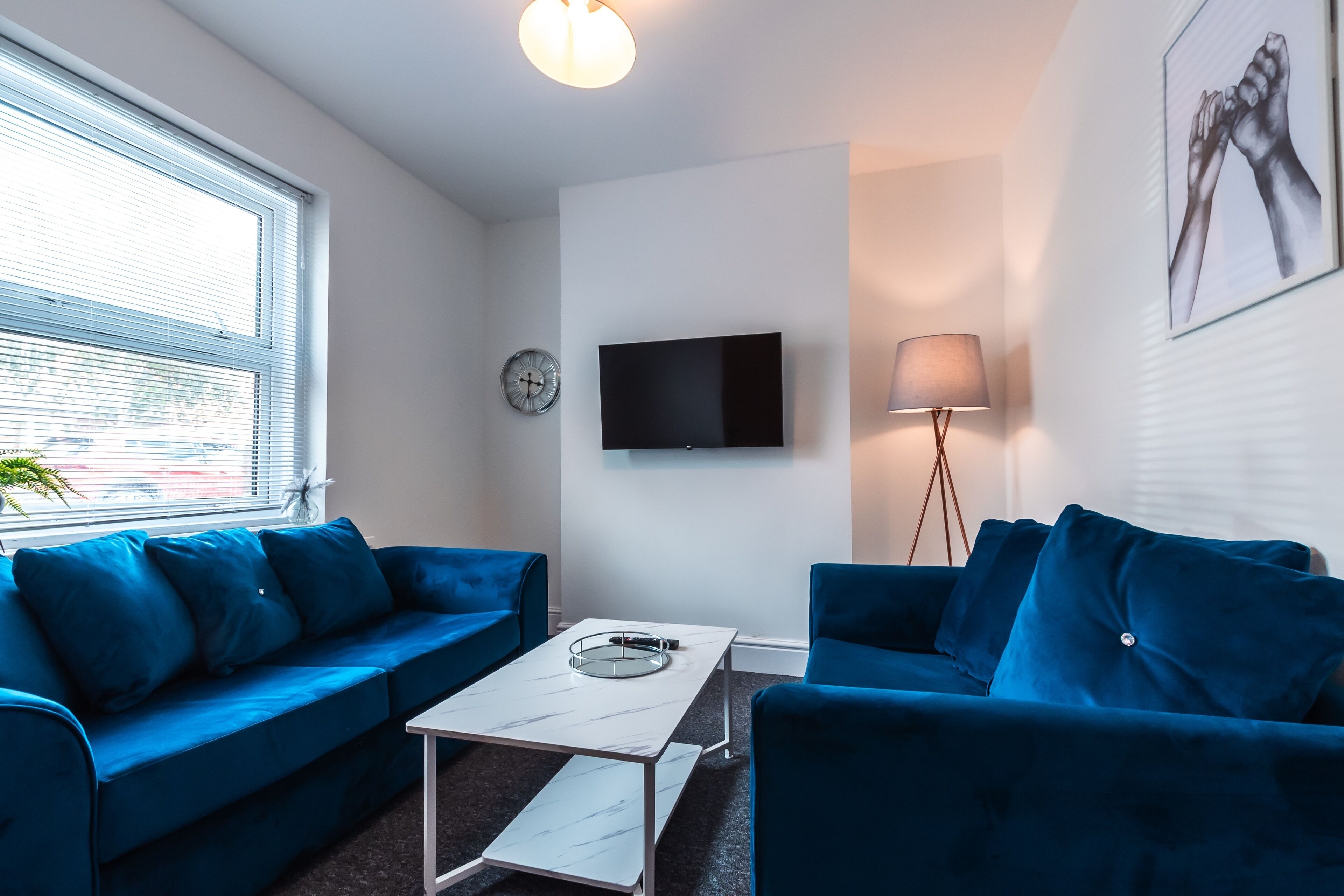 Monthly Savings - 4 Beds - Sleeps 8 - Free Parking - Southampton