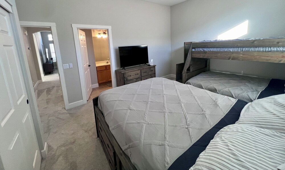 Desert Oasis / Heated Pool / Spring Training / Barrett-Jackson / WM ...