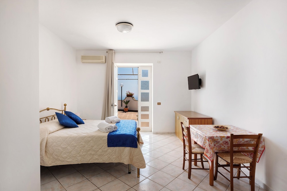 Ferienwohnung 'Appartamento Mitigliano' Mit Meerblick, Wlan Und Klimaanlage - Massa Lubrense