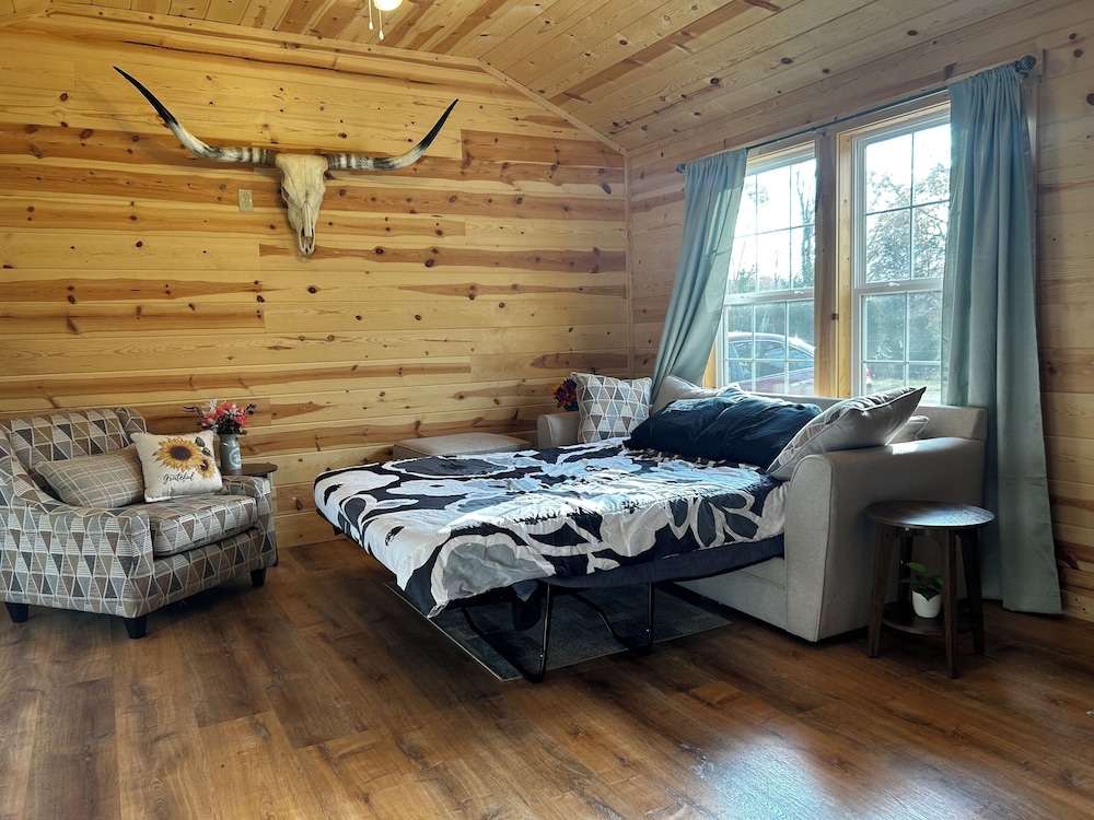 Spring Retreat With Private Deck, Pets Welcome - Missouri