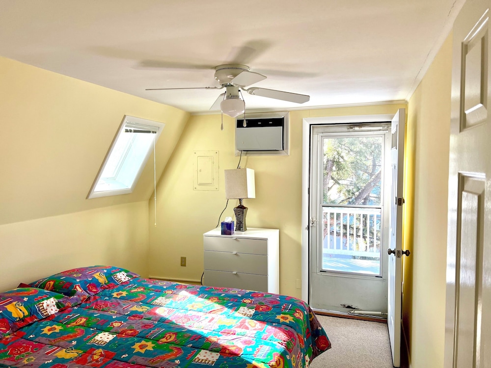 Cozy 2-bdrm Cottage 2nd Floor In Quiet South End Ocean City. Ac, Wifi, Big Deck. - Ocean City, NJ
