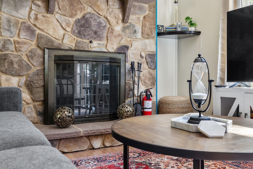 Cabin W/hot Tub & Deck Grill - Virginia