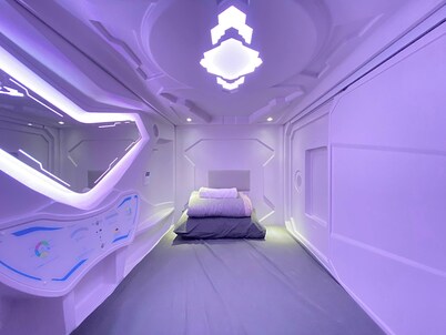 U Capsule Hotel 