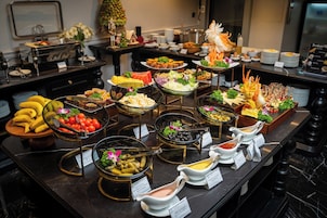 Café da manhã com buffet todos os dias mediante uma taxa