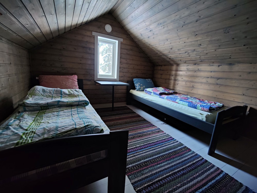 Charming Cabin With 3 Bedrooms, Modern Bathroom And Kitchen And A Large Deck - Geirangerfjord