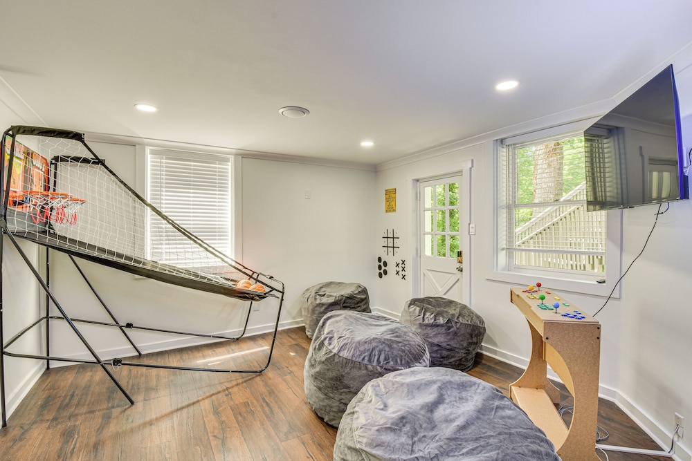 Waterfront Gainesville Home W/ Private Boat Dock! - Gainesville, GA