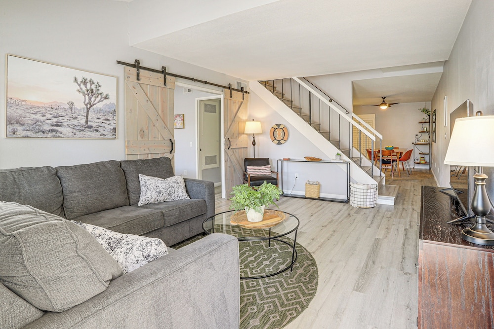 Pool Access & Mtn Views: Palm Springs Retreat! - Palm Springs, CA