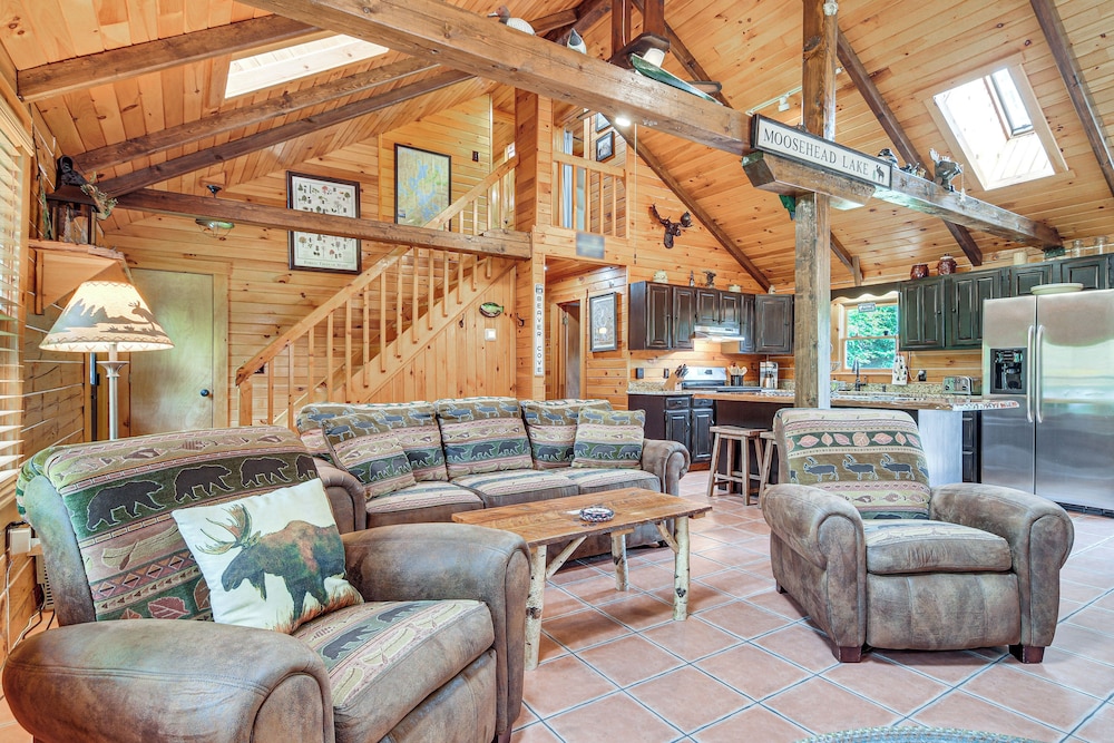 Woodsy Beaver Cove Cabin W/ Deck & Fire Pit! - Moosehead Lake, ME